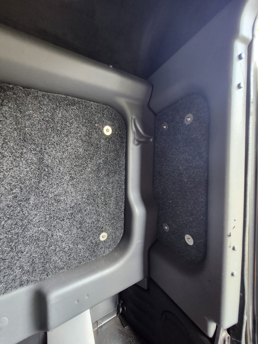 Defender 110 Utility Interior Side Panels – Far Corners